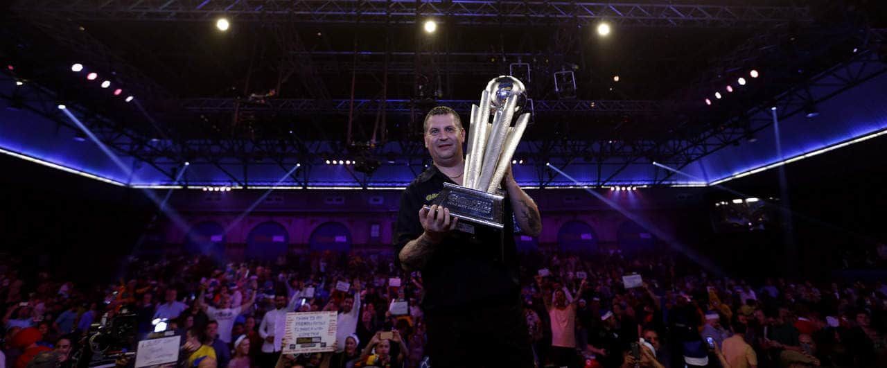 Premier League Darts: Can Anderson keep crown at O2 Arena?