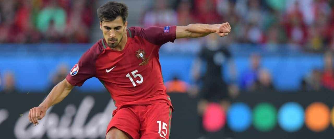 Rumour Reel: Chelsea challenged in Gomes grab, Bonnuci blow for Man City